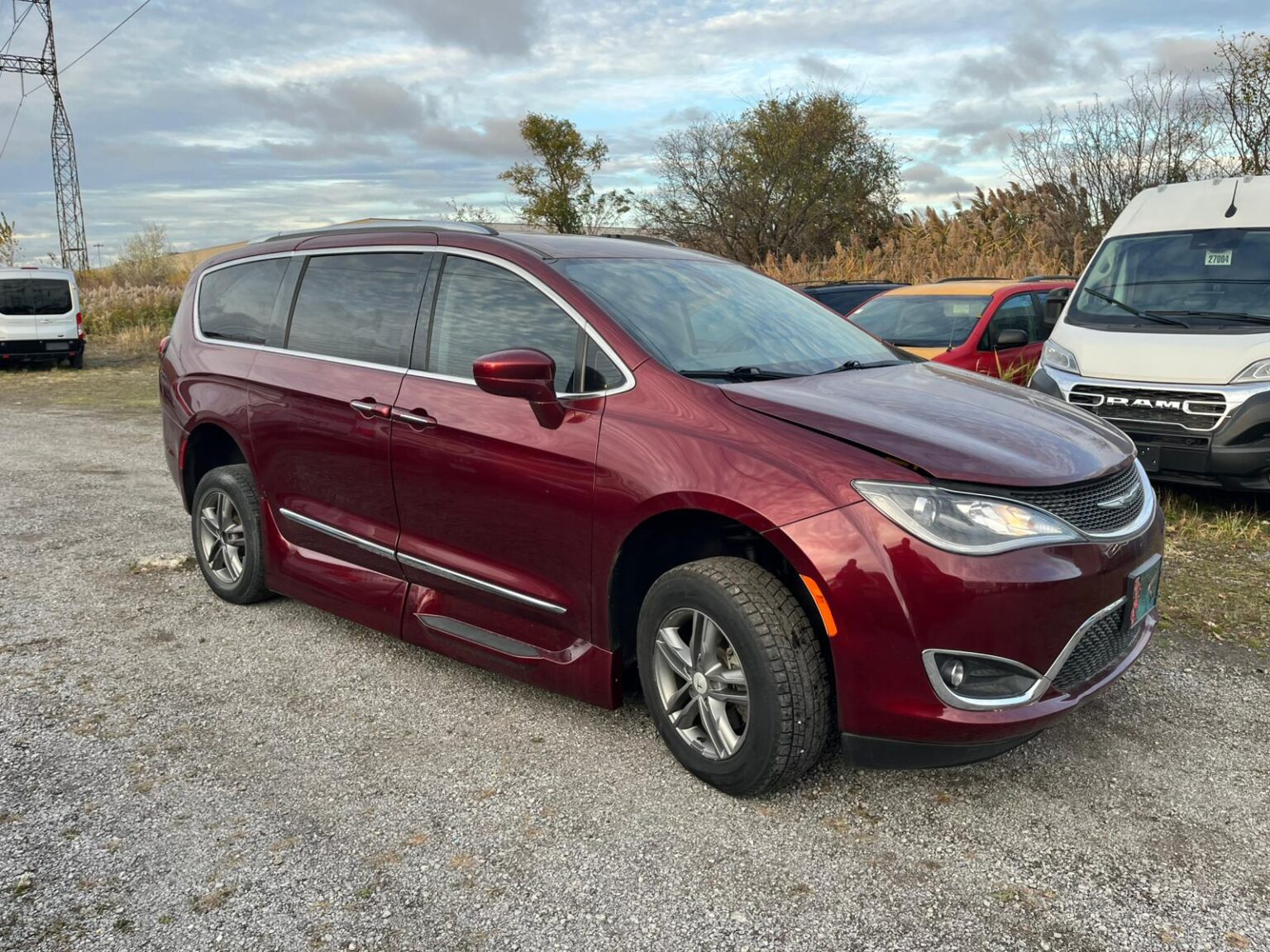 2018 Chrysler Pacifica - VMI power in-floor ramp - Universal Motion